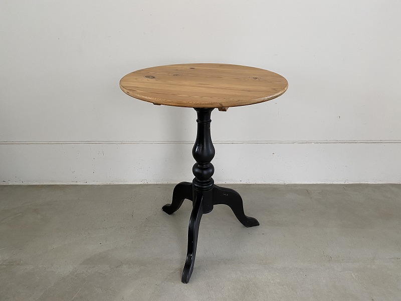 SETT F. ONLINE SHOP / Round wood cafe table 1
